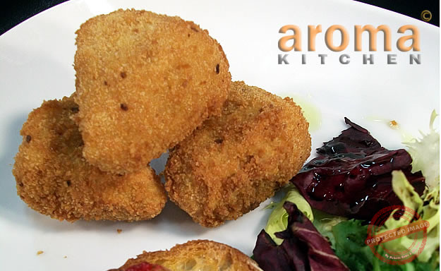 Deep-fried brie with orange and cranberry chutney - Aceline