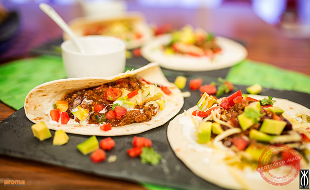 Chilli con carne burritos - Aceline