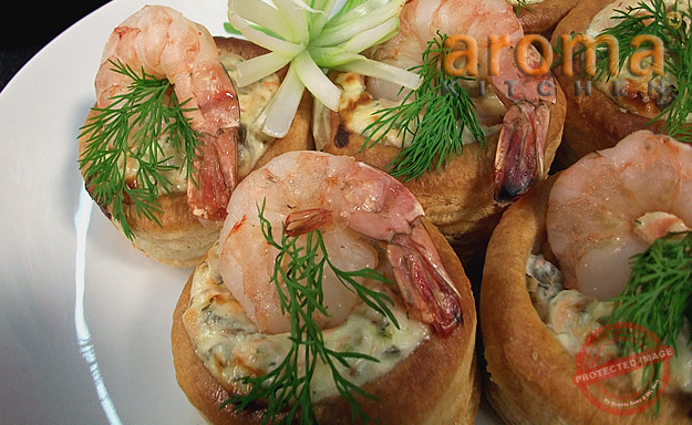 Salmon and prawn vol-au-vents with cream cheese,capers and dill - Aceline