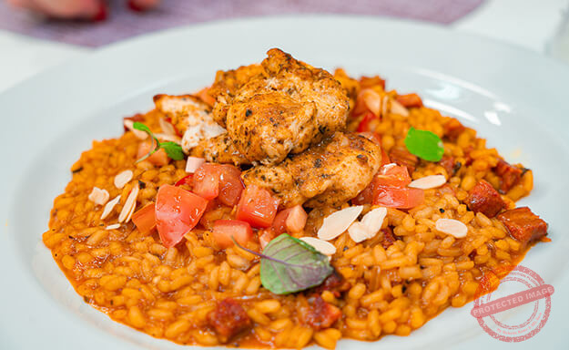 Spicy risotto with chorizo and herbed roast chicken - Aceline