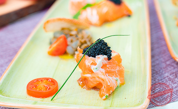 Prawn tartar and smoked salmon cornetti - Aceline